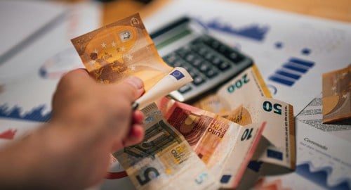 How to Dispose of Old or Withdrawn Foreign Banknotes Safely | eurochange