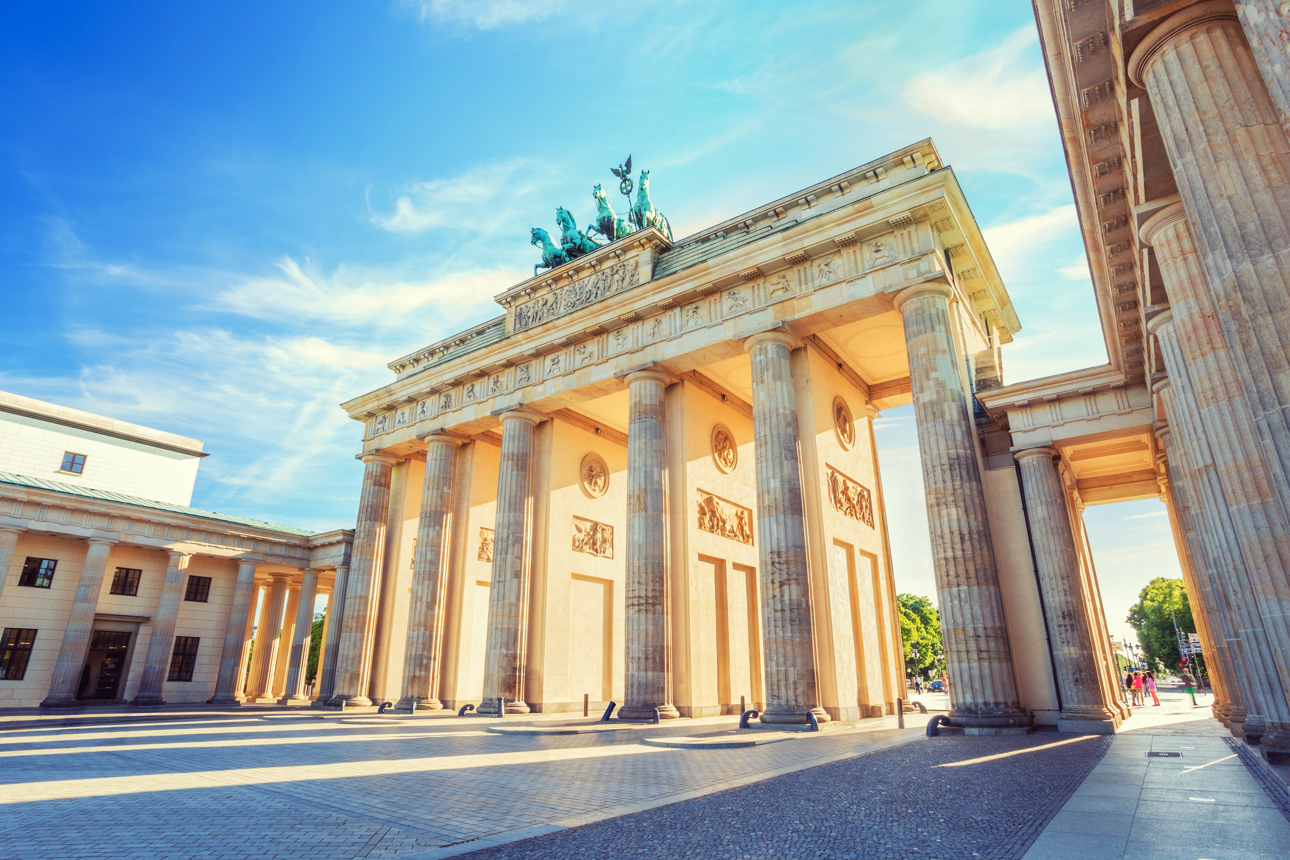 Buy euros Online | Exchange pounds to euros | eurochange